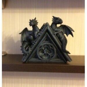 Art | New Design Toscano Gothic Castle Dragons Sculptural Bookends ...